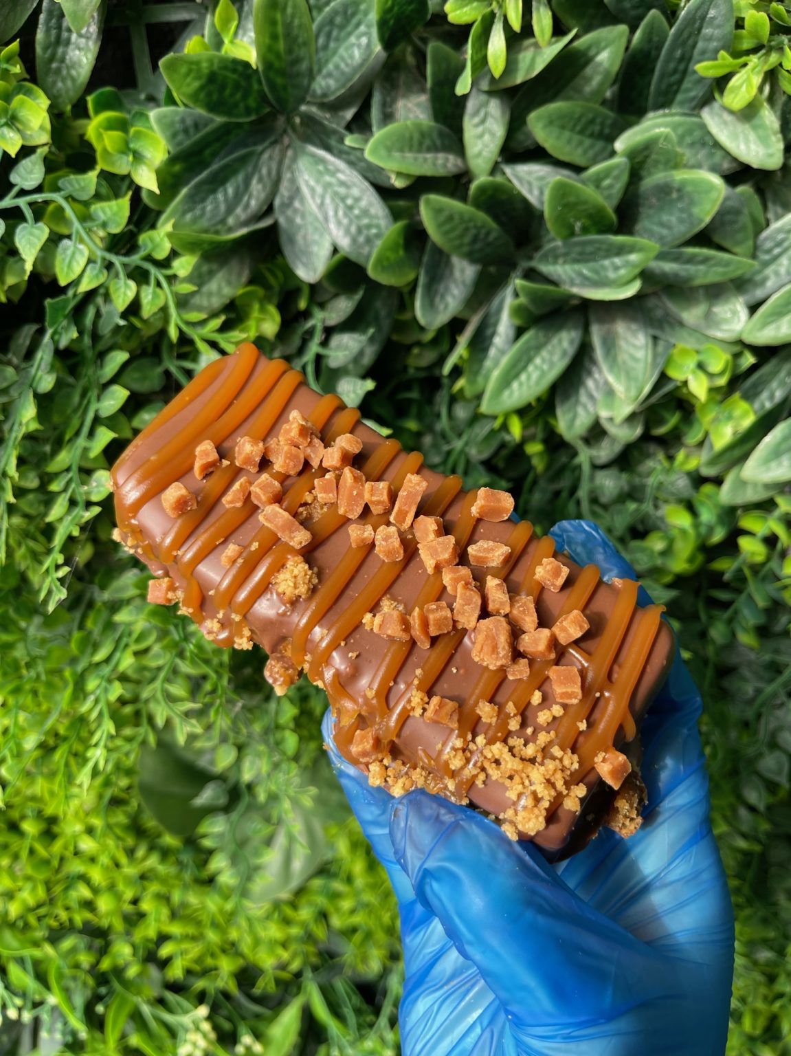 Caramel & Chocolate Twix stick - Cakes By Rebecca
