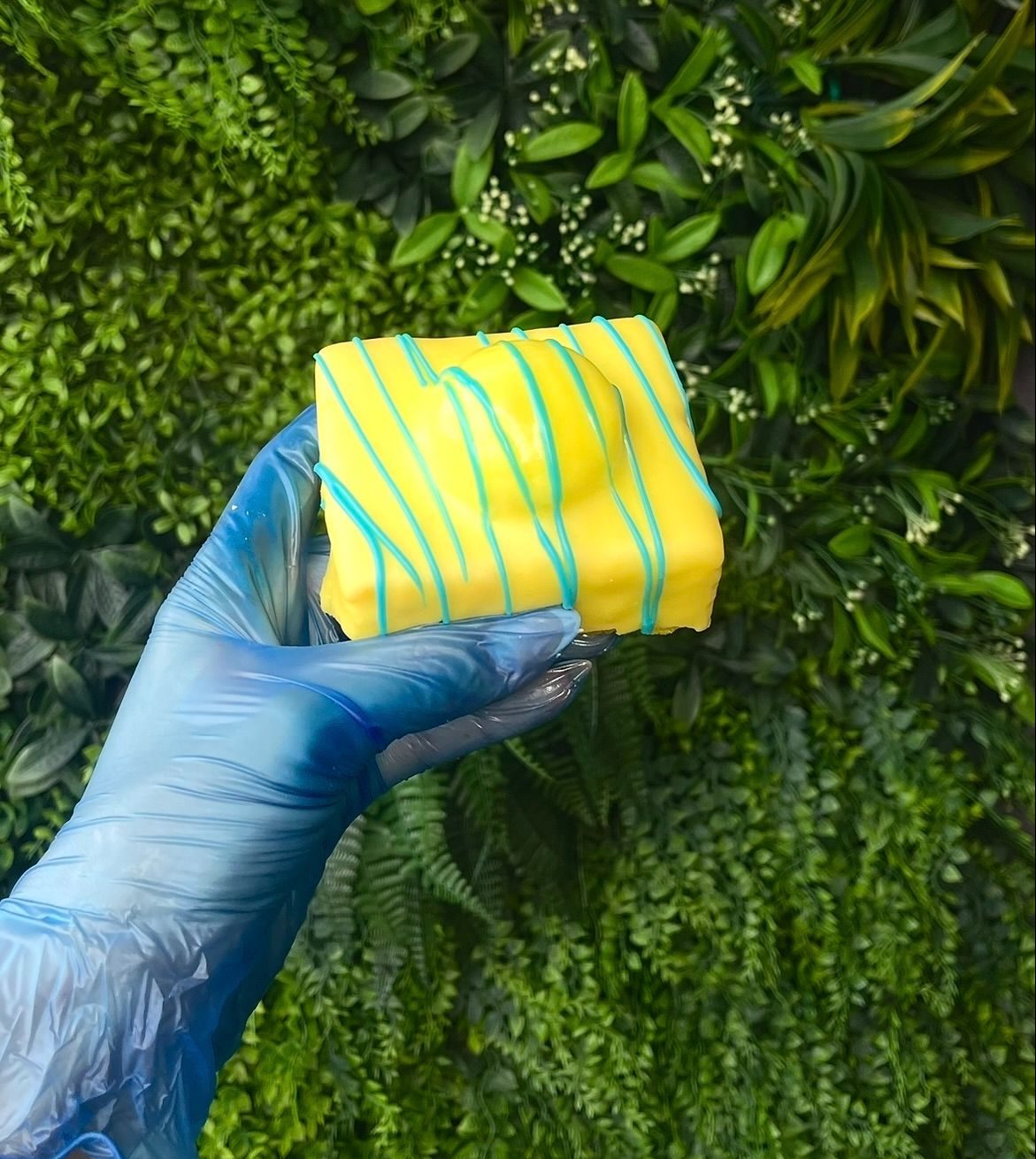 FANTA LEMON French Fancy - Cakes By Rebecca